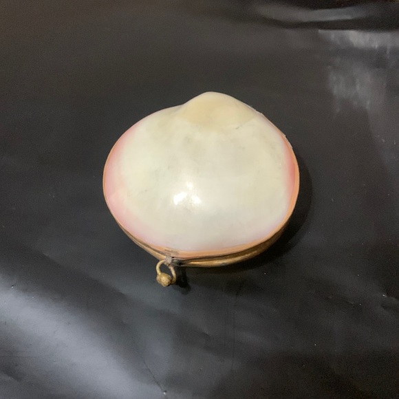 Bags | Vintage White Clam Shell Coin Change Purse Sea Box Ae148 | Poshmark